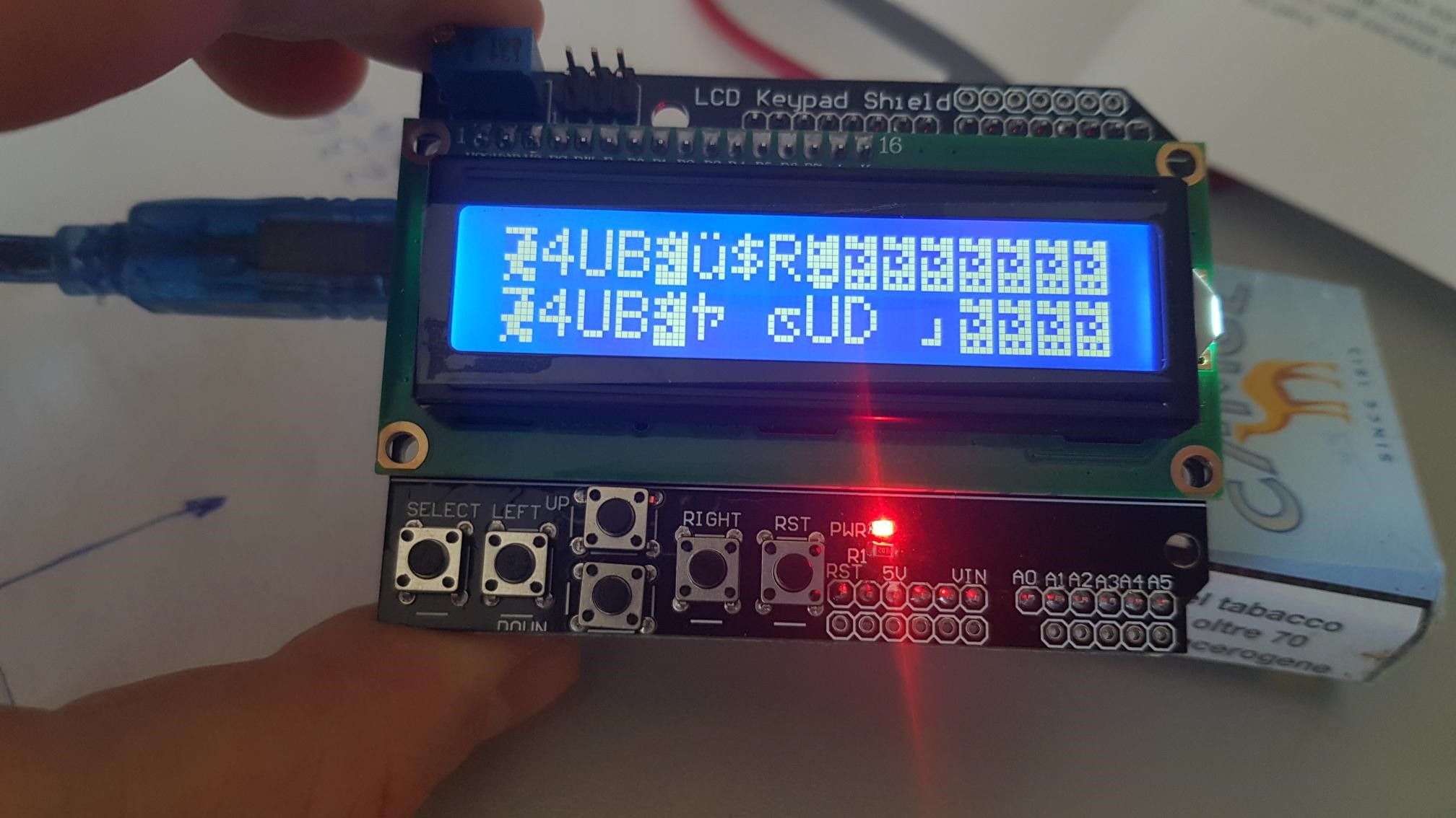 LCD KEYPAD SHIELD CARATTERI STRANI OGNI RIAVVIO - Hardware - Arduino Forum