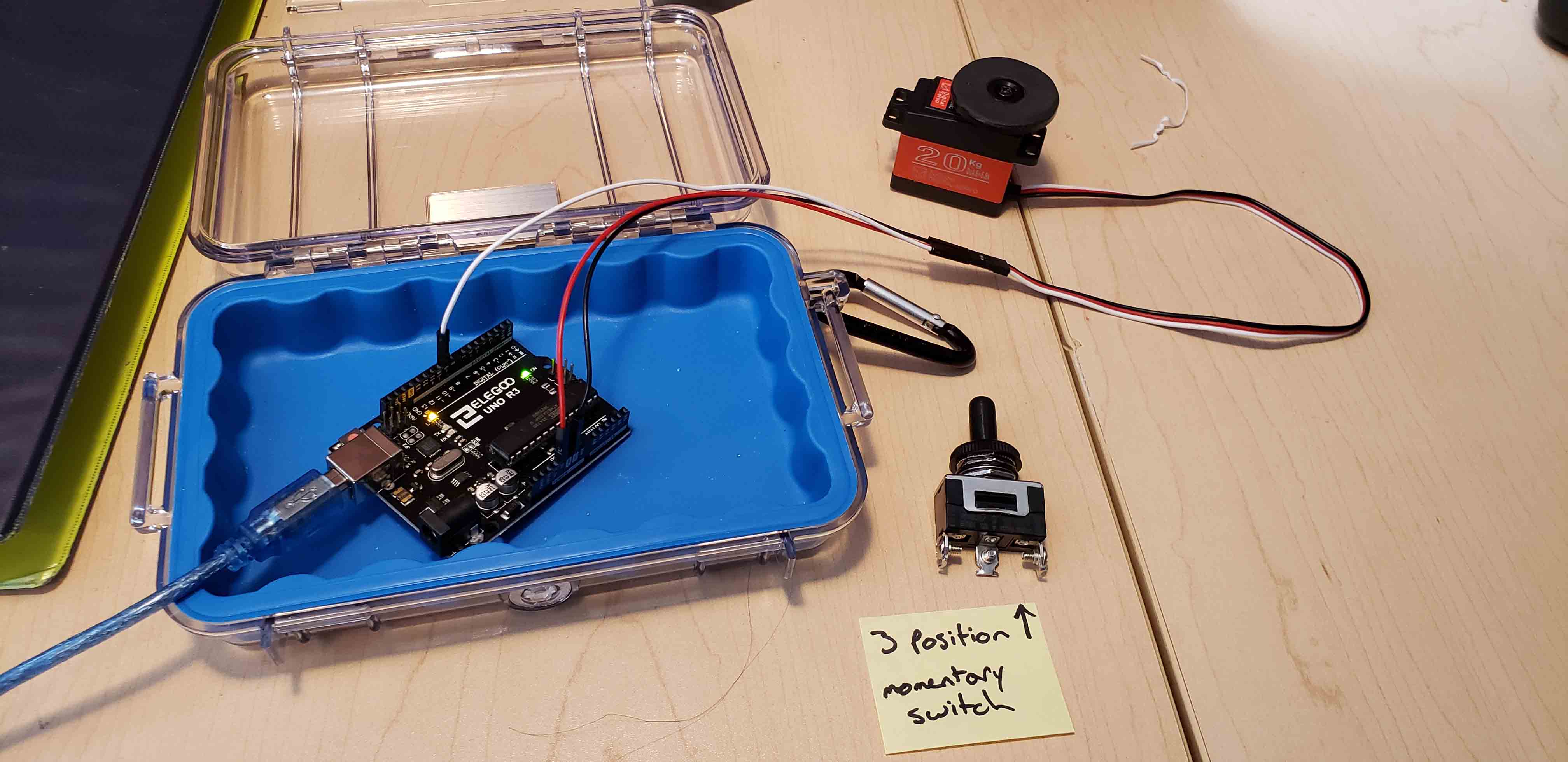 Can a momentry switch move a servo 90 degrees both ways everytime its ...