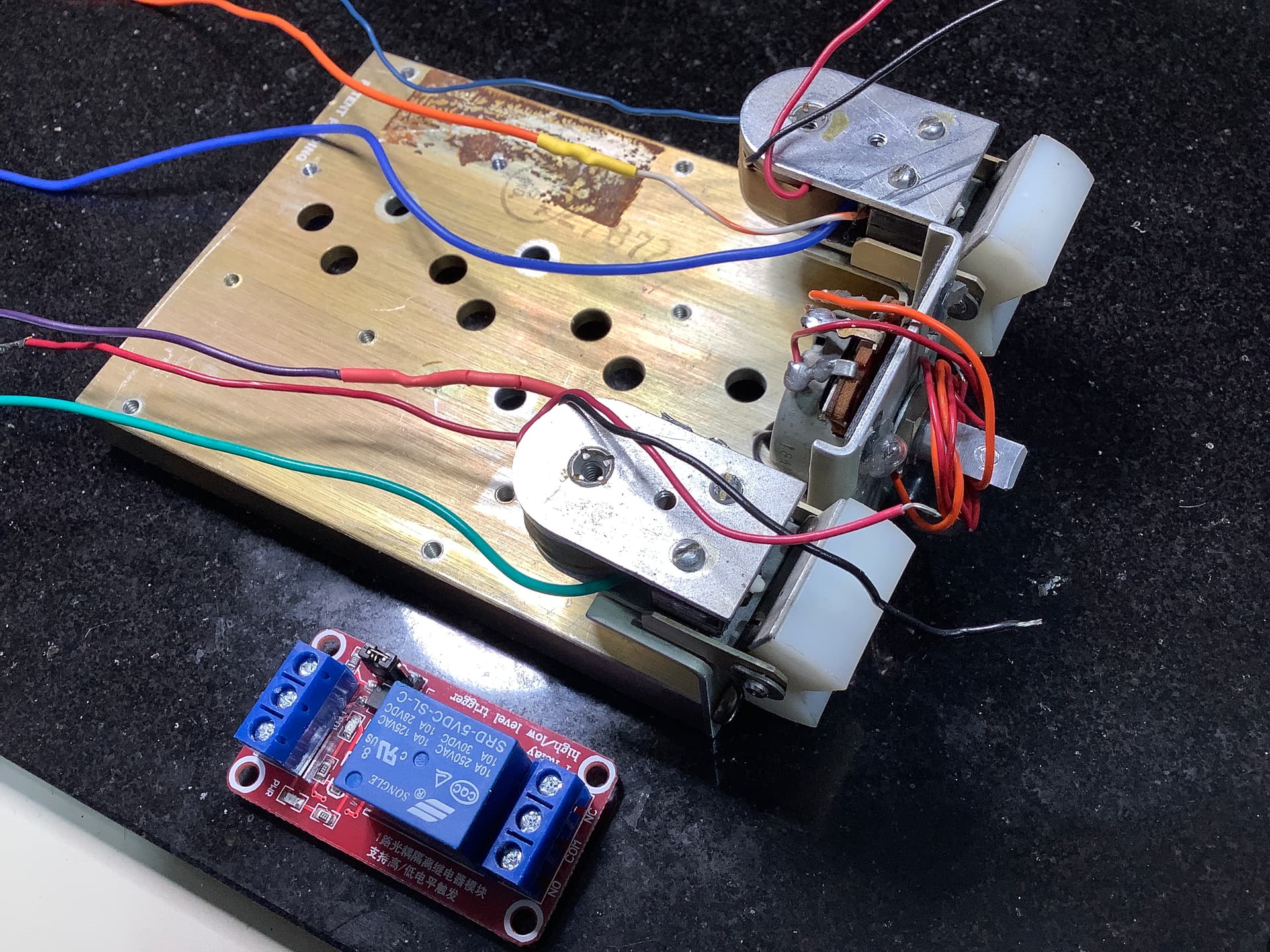 One momentary switch for 2 operations - General Electronics - Arduino Forum