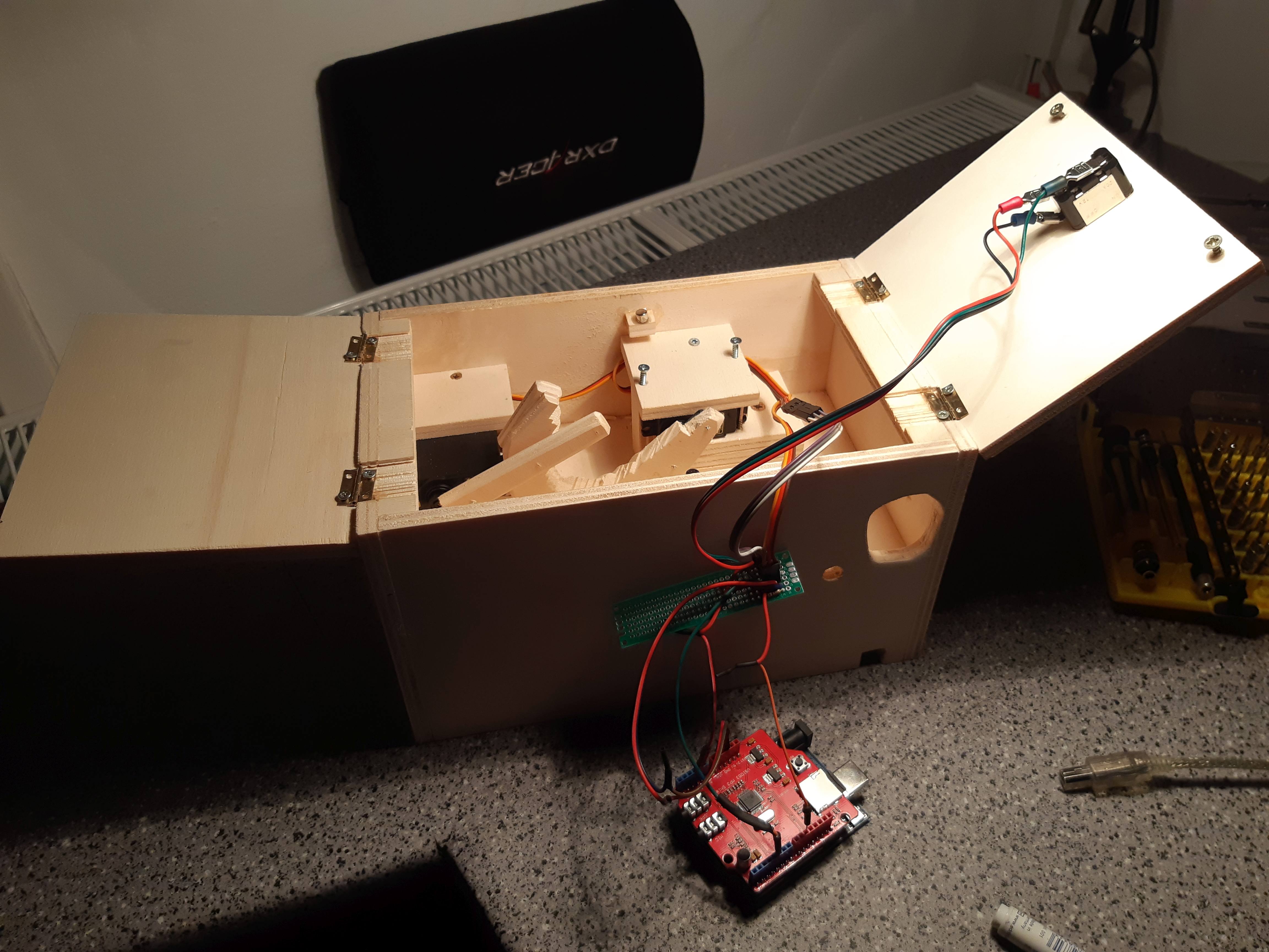 useless Box Hilfe gesucht - Deutsch - Arduino Forum