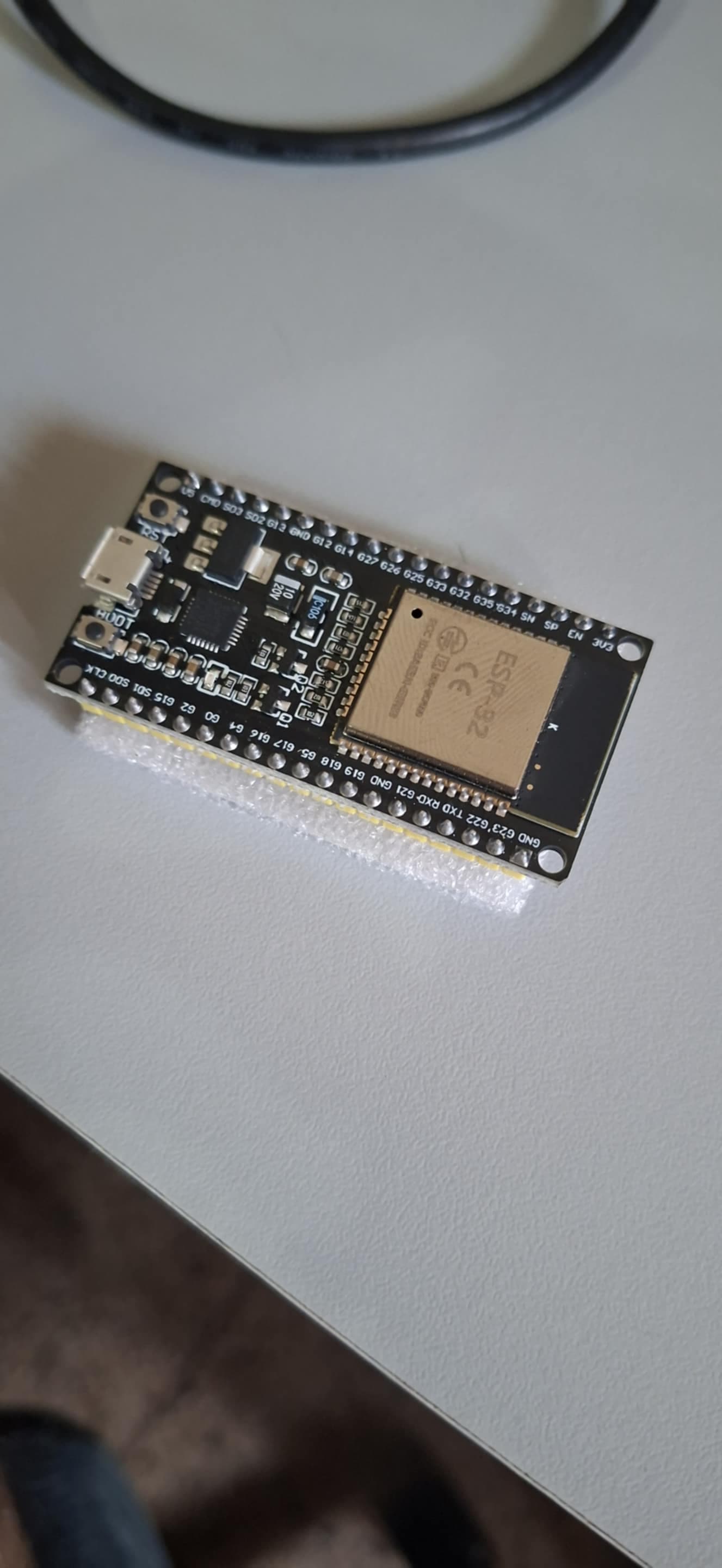 Help! my ESP32 can't connect to my laptop - Uploading - Arduino Forum