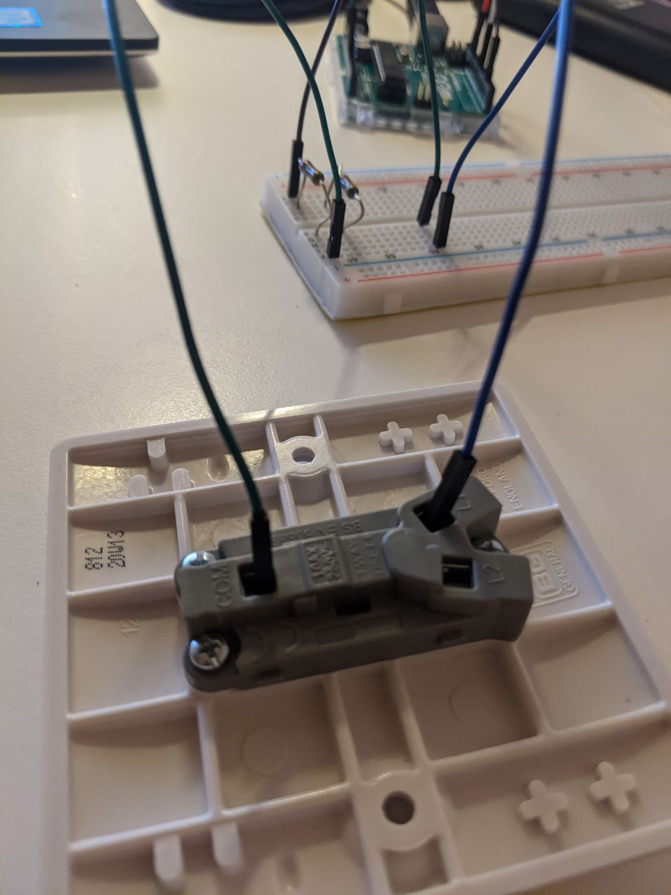 Code functionality changes depending on PIN - LEDs and Multiplexing - Arduino Forum