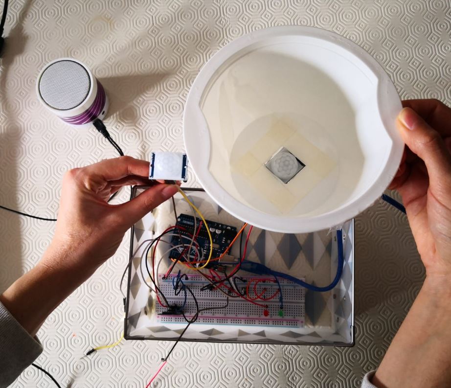 PIR sensors, time measuring and reading, LEDs blinking, speaker reading - Programming - Arduino ...