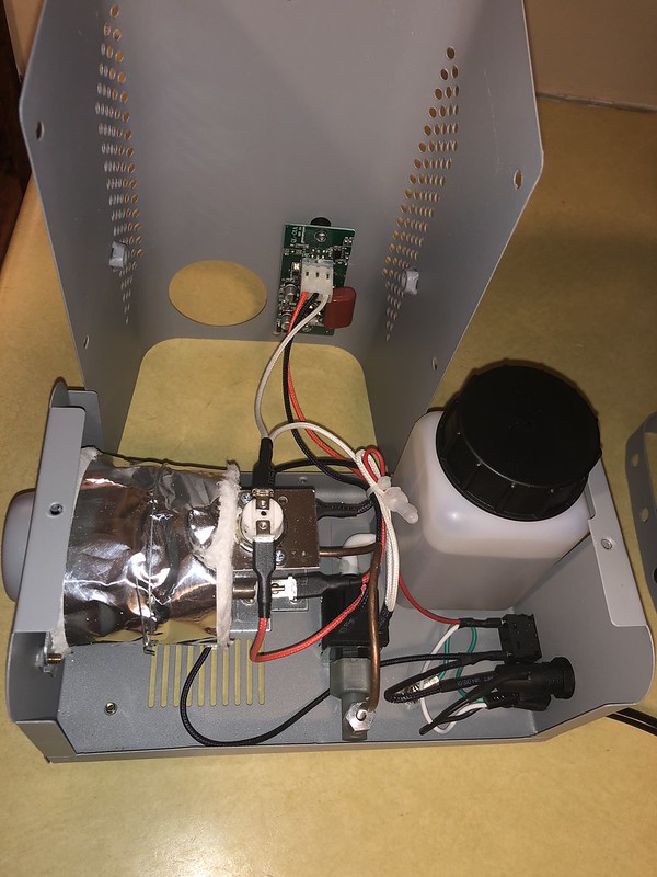 PLease Help Noob Control The Switch On My Specific Fog Machine ...