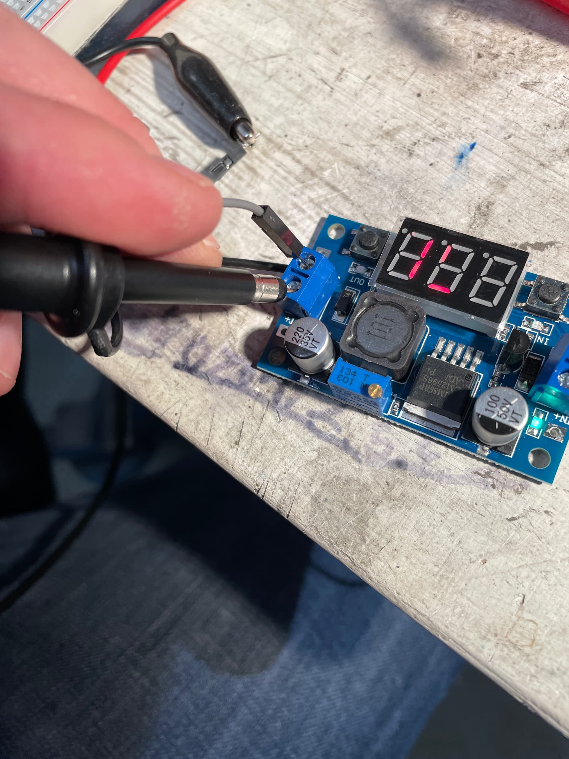 Strange behavior from voltage regulator - General Electronics - Arduino Forum