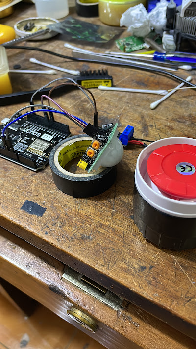 Wemos R1 + D4184 Mofset + Sensor SR501 + Active Buzzer - Programming ...