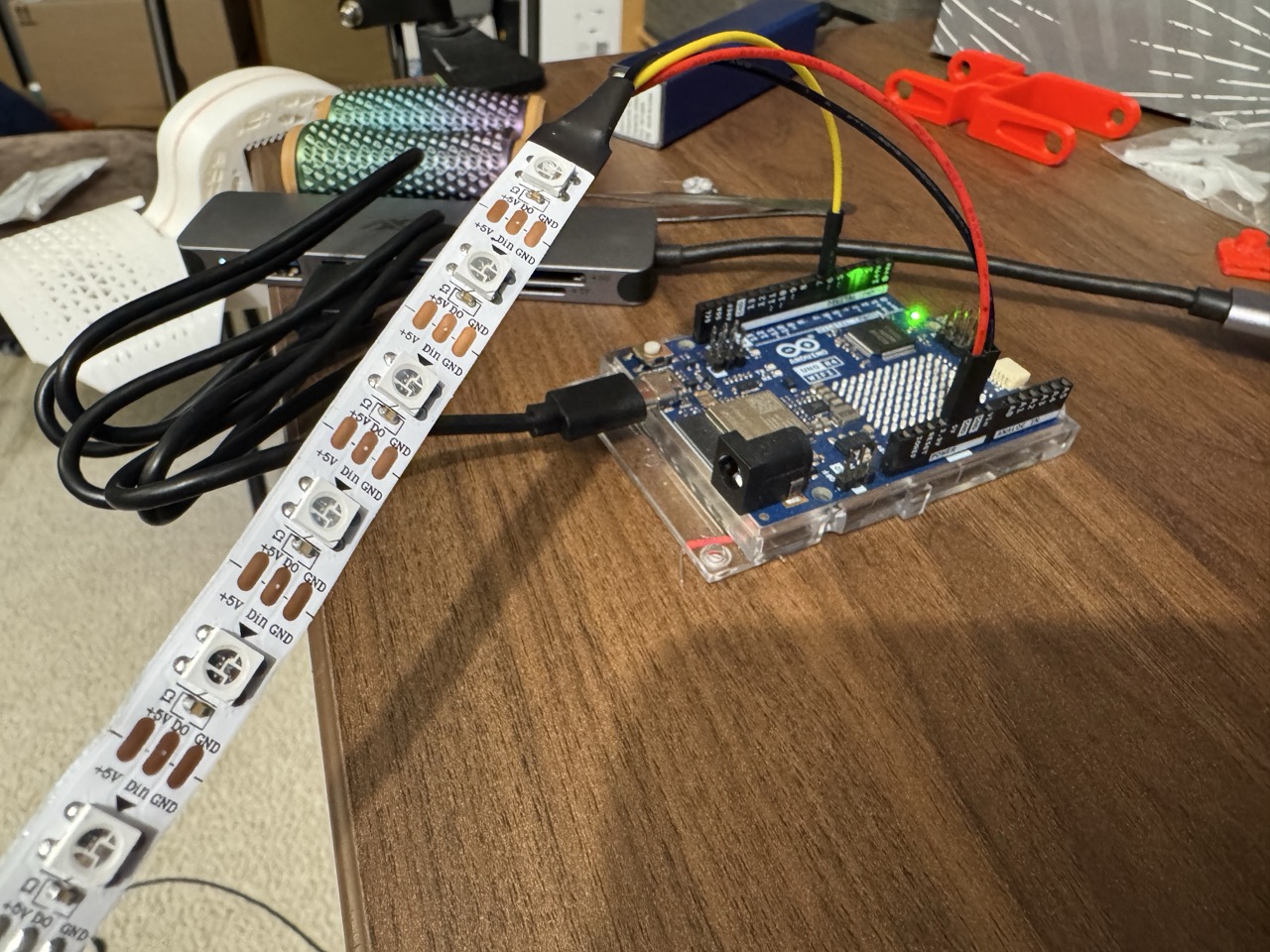LED strip example not working with r4 - LEDs and Multiplexing - Arduino Forum