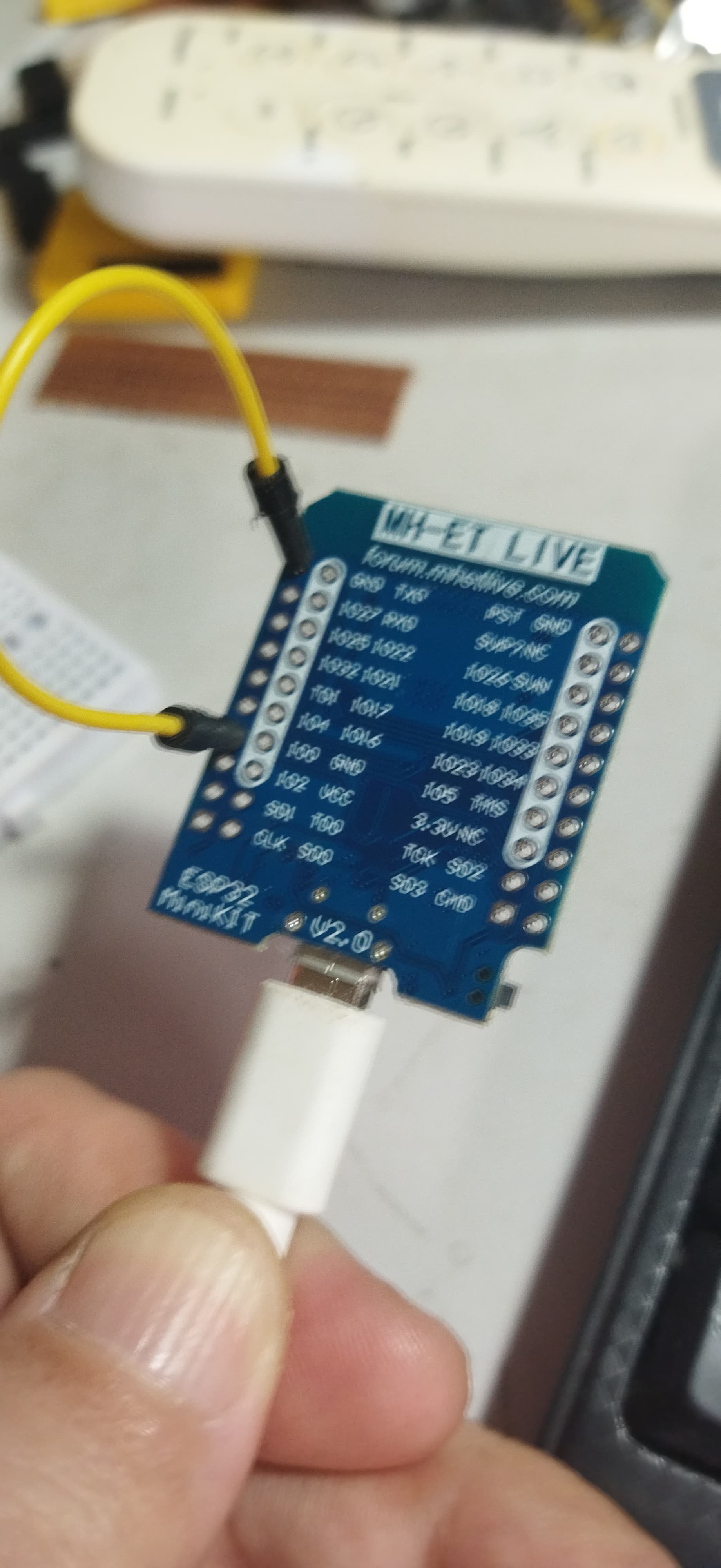 ESP32MiniKit MH-ET LIVE dont upload - Microcontrollers - Arduino Forum