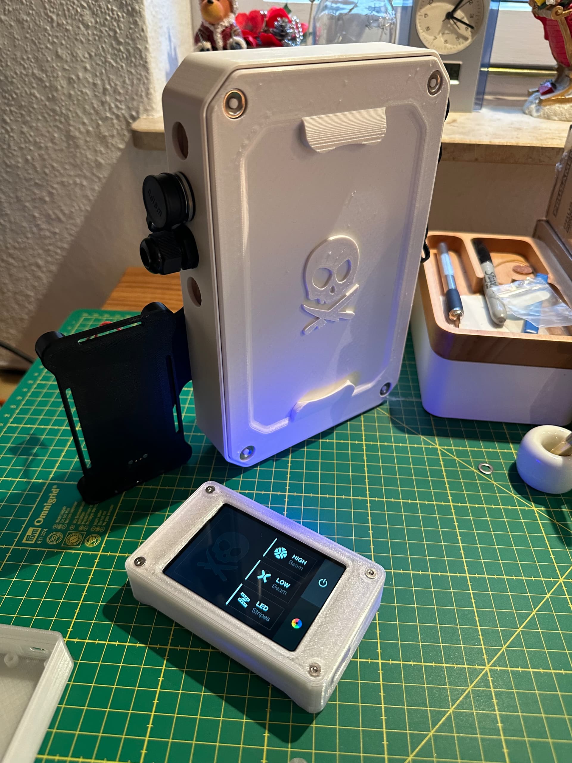 How to battery power a 5V microcontroller with a 3.7V lithium battery ...