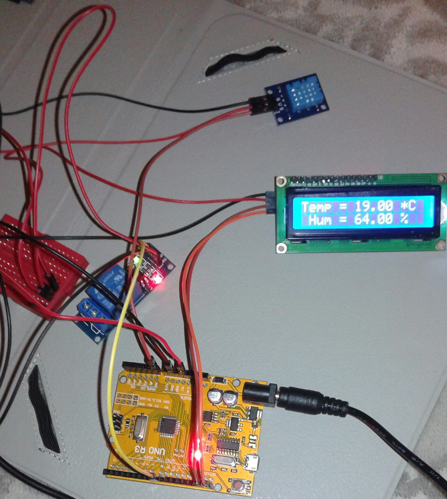 [RÉSOLU] Contrôle d'Humidité Débutant (lcd I2C 1602, Dht11 et relais ...