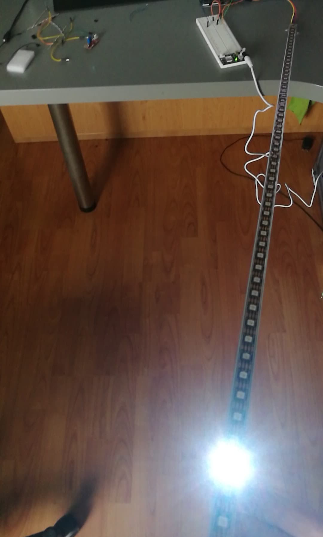 WS2813 led strip (only one led is shinning) - LEDs and Multiplexing ...
