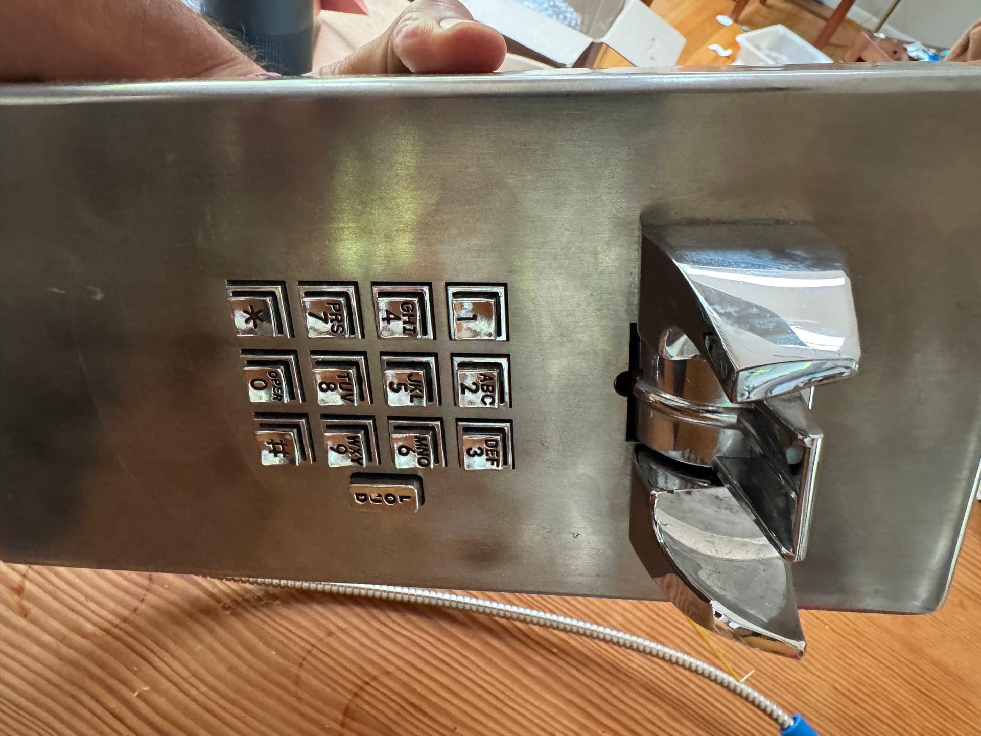 Creating a phone that uses MKR Zero to output multiple audio files ...