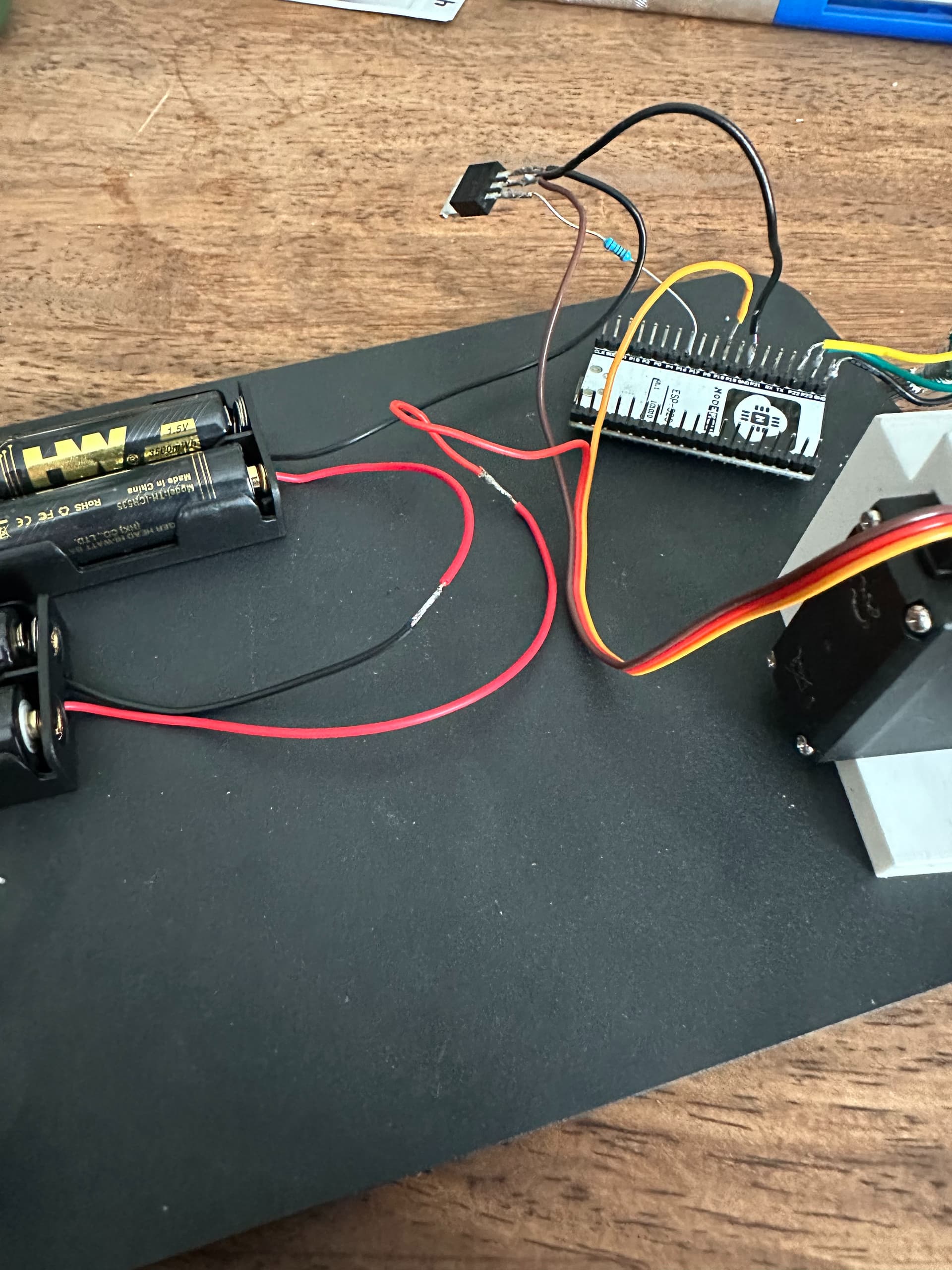 Help Needed: Servo Oscillating Issue with ESP32 and IRF520 MOSFET Control - Home Automation ...