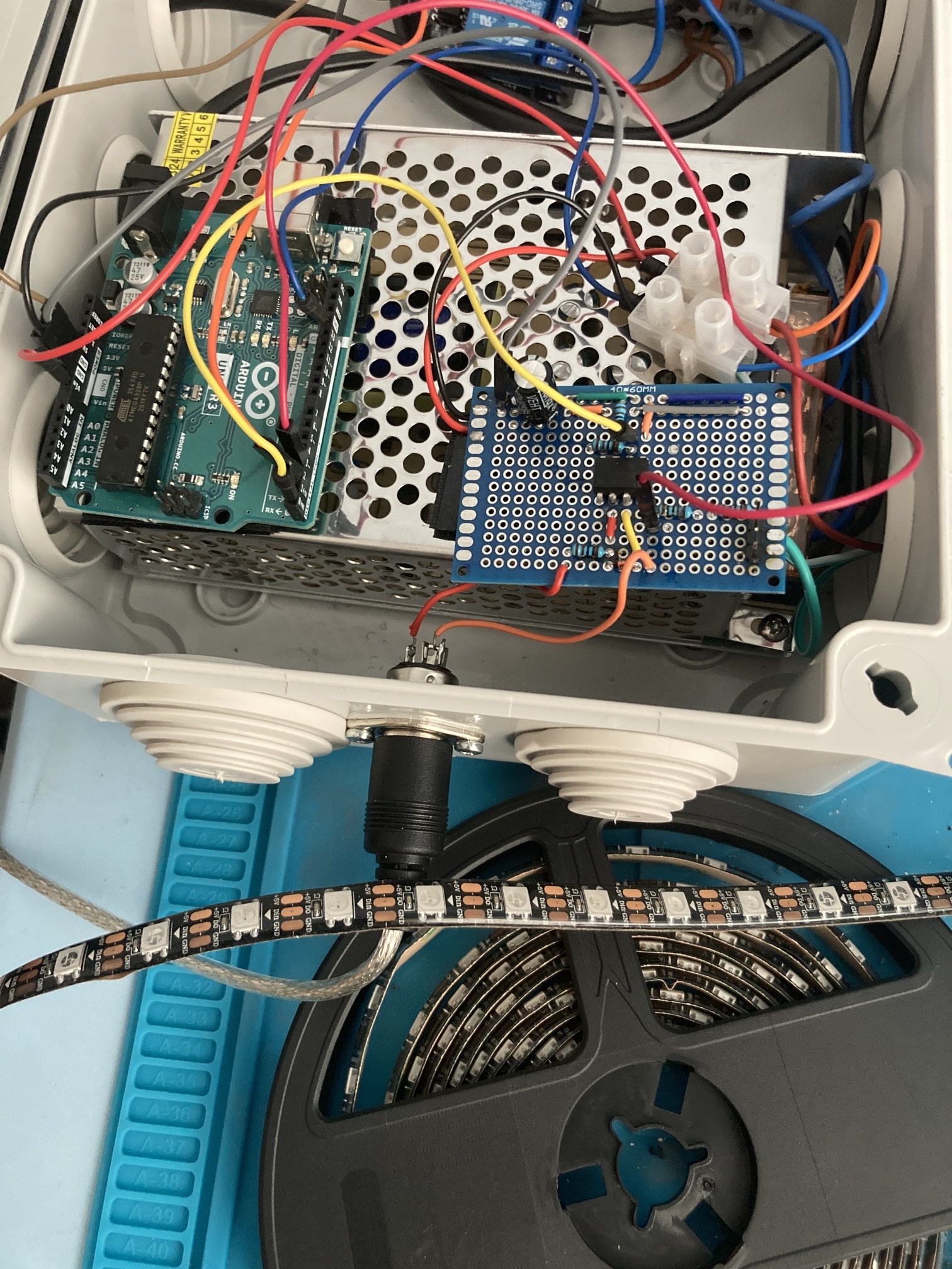 Issue with neopixel and large power supply cable - LEDs and Multiplexing - Arduino Forum