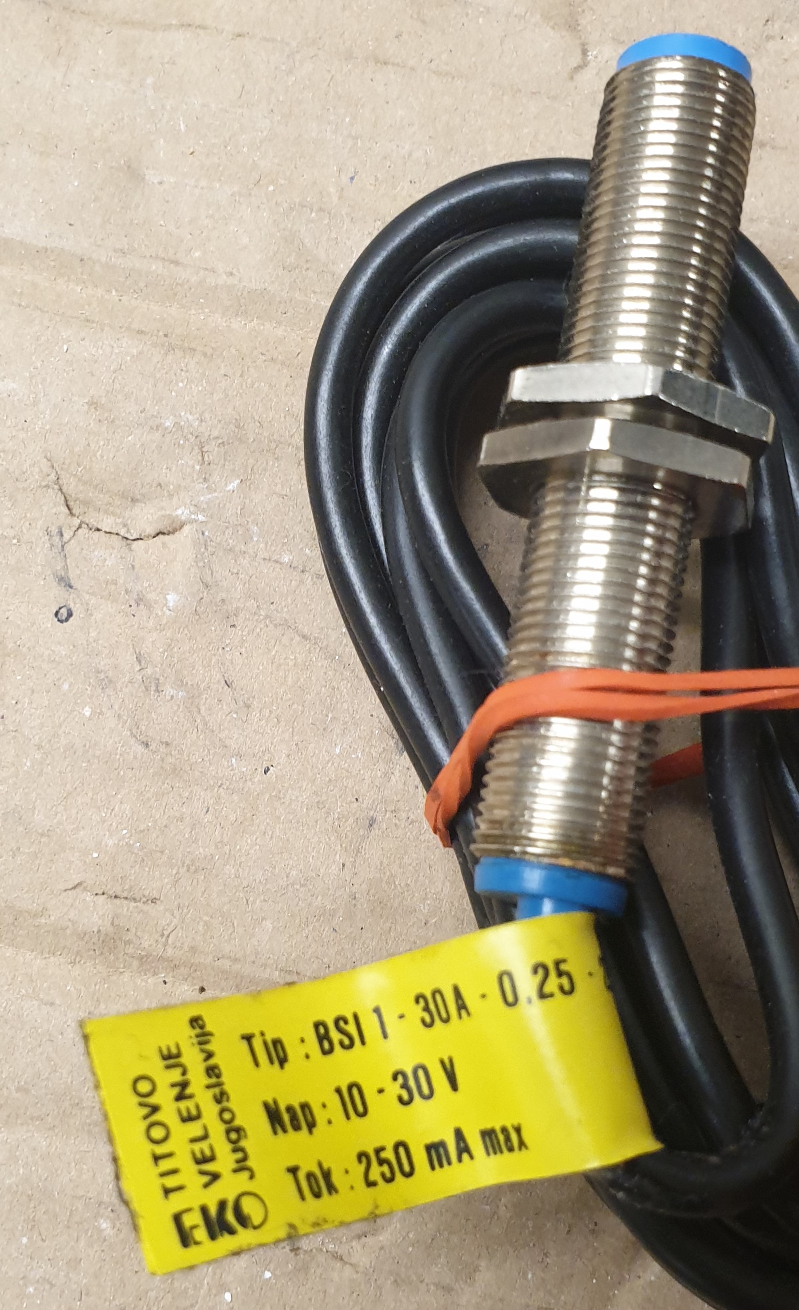 Industrial proximity sensor as input - General Electronics - Arduino Forum