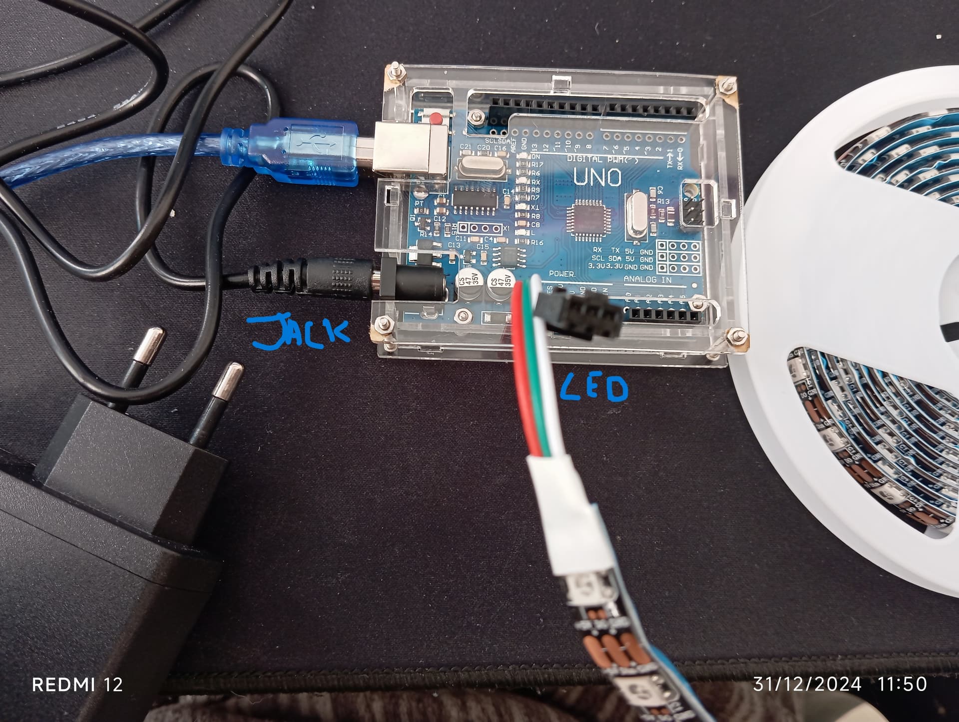 Jack charger and led - UNO R3 - Arduino Forum