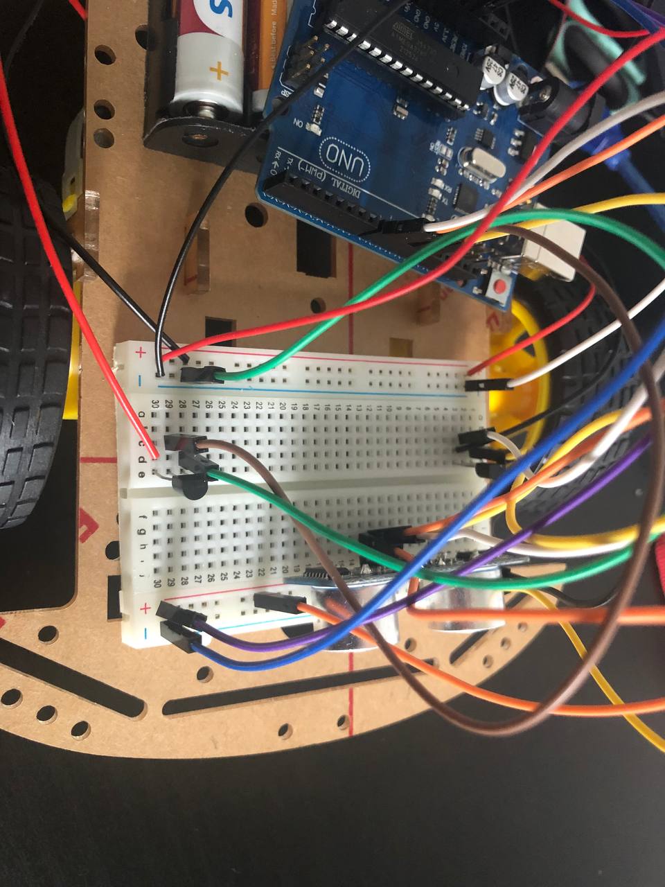 Why motors here are not working? They worked on a similar scheme ...