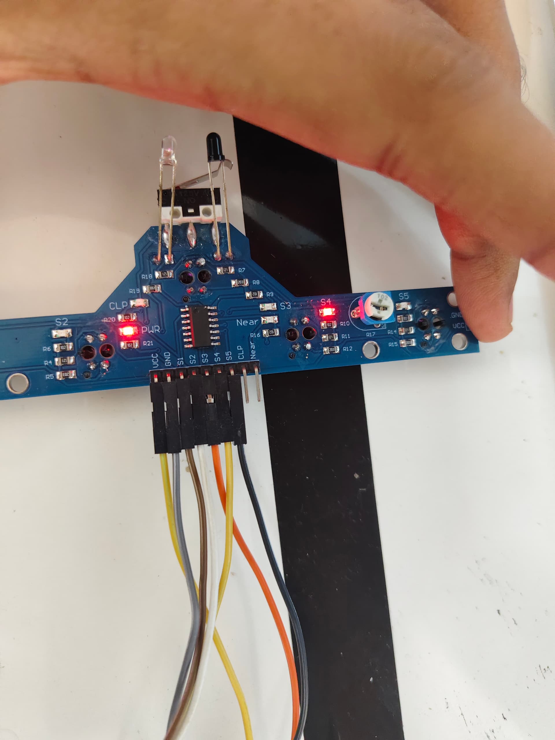 How to calibrate bfd1000 or ctrt5000 and use with esp32 for line detection - Sensors - Arduino Forum