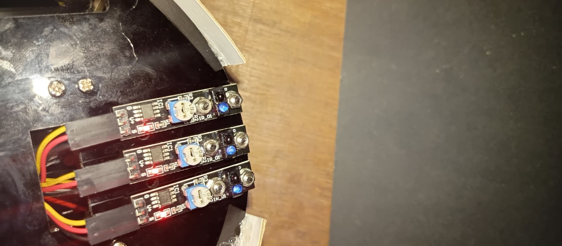 Tcrt5000 infrared modules not working - Sensors - Arduino Forum
